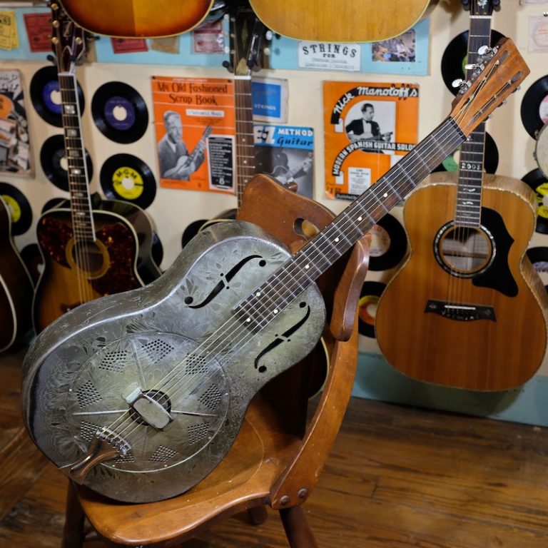 Mark Knopfler Guitar Setup And Rig Rundown